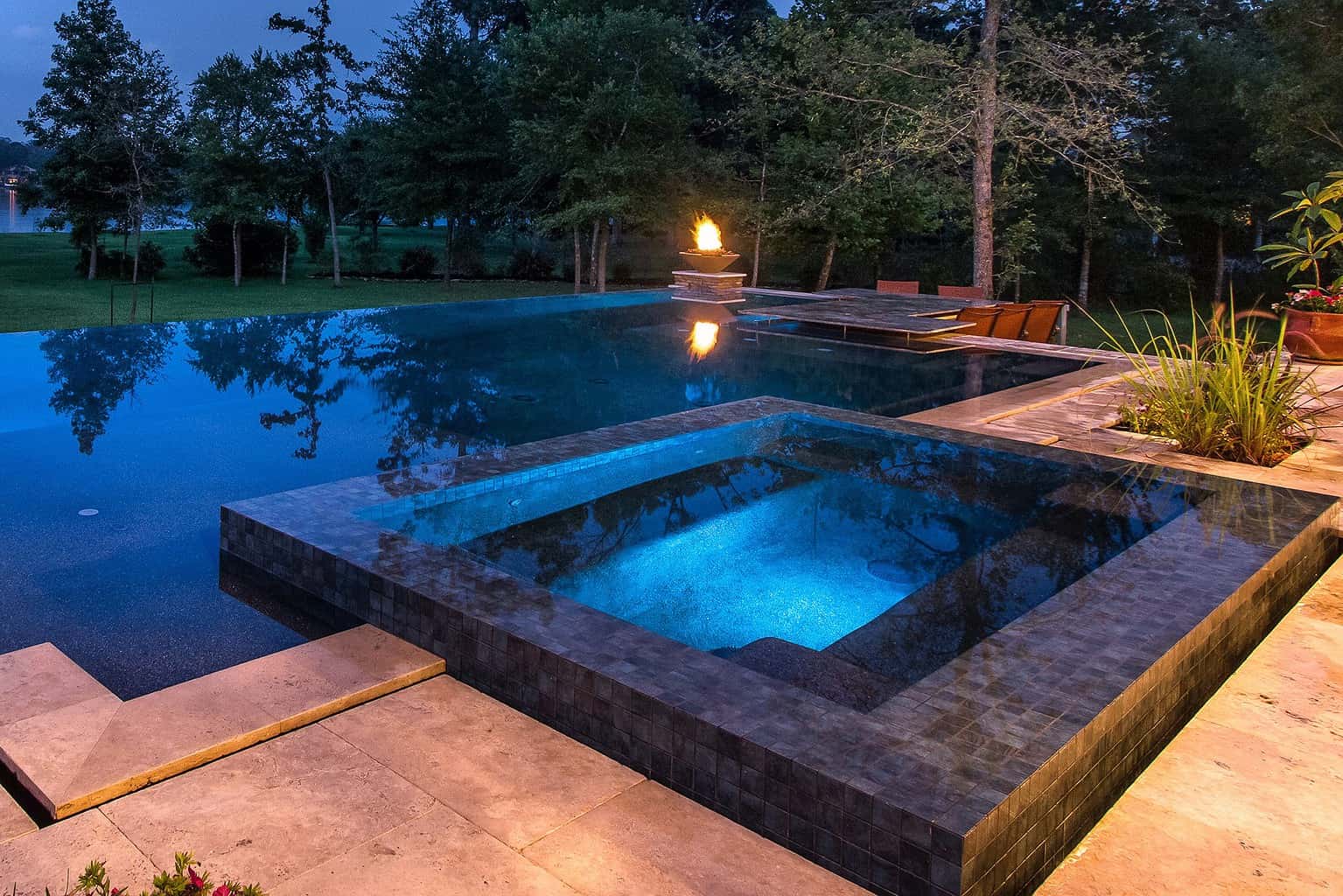 Pool-Spa / Hot Tub Features | Downunda Pools | Houston Pool Builder